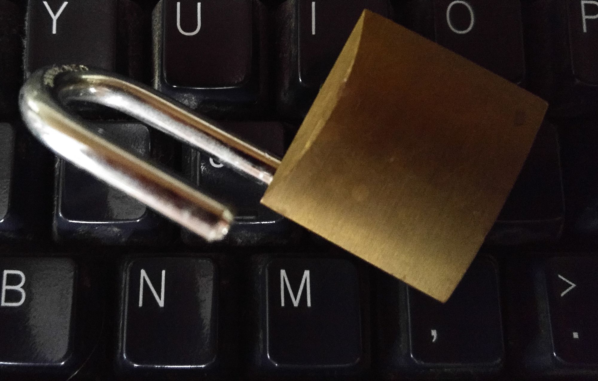 FBI hacking teams: 'The least crazy option'? - The Parallax